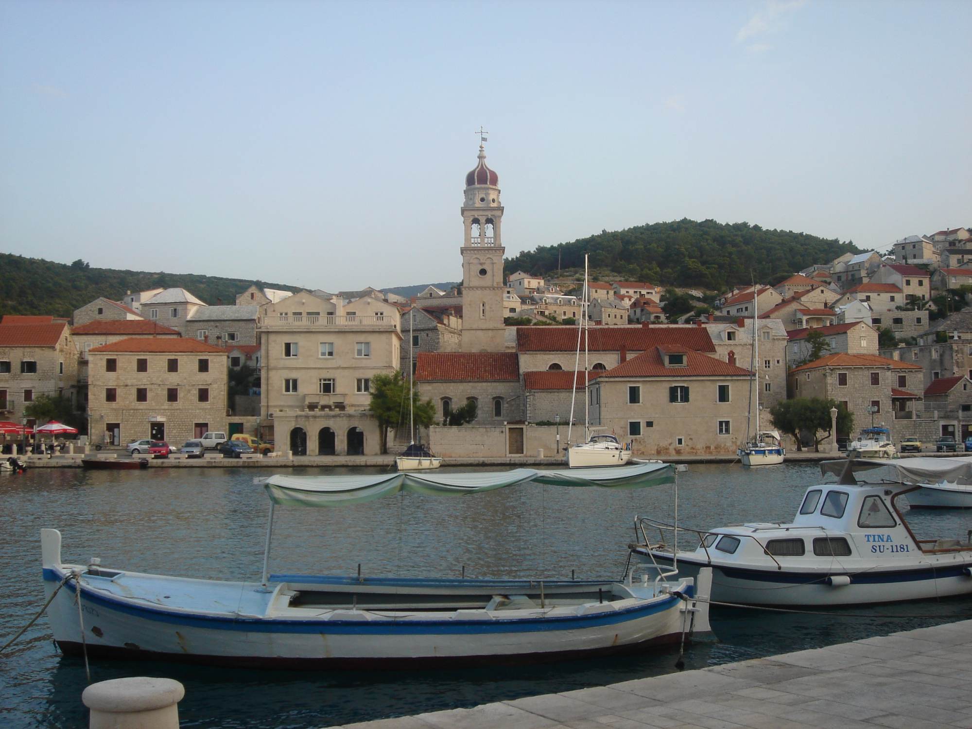 Castles in Pučišća accommodation and apartments nearby | Direct-Croatia.com