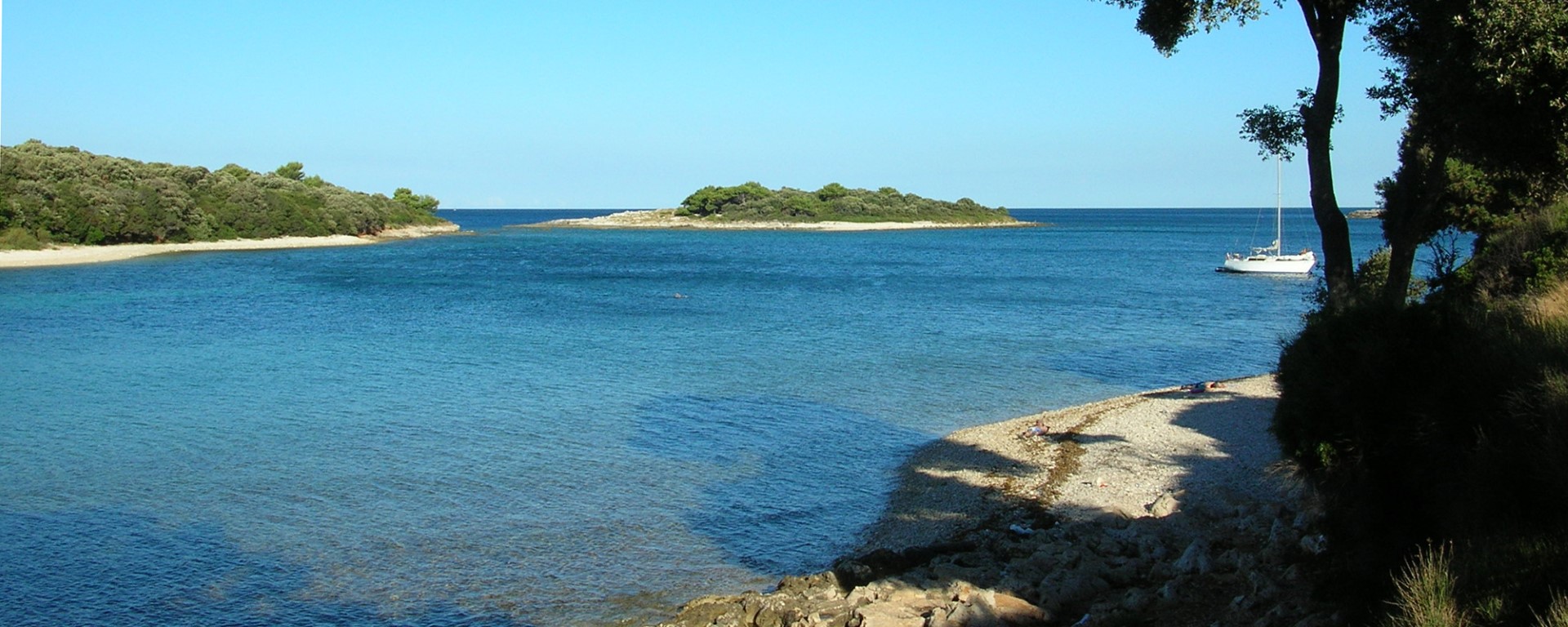 Banjole beach accommodation and apartments nearby | Direct-Croatia.com