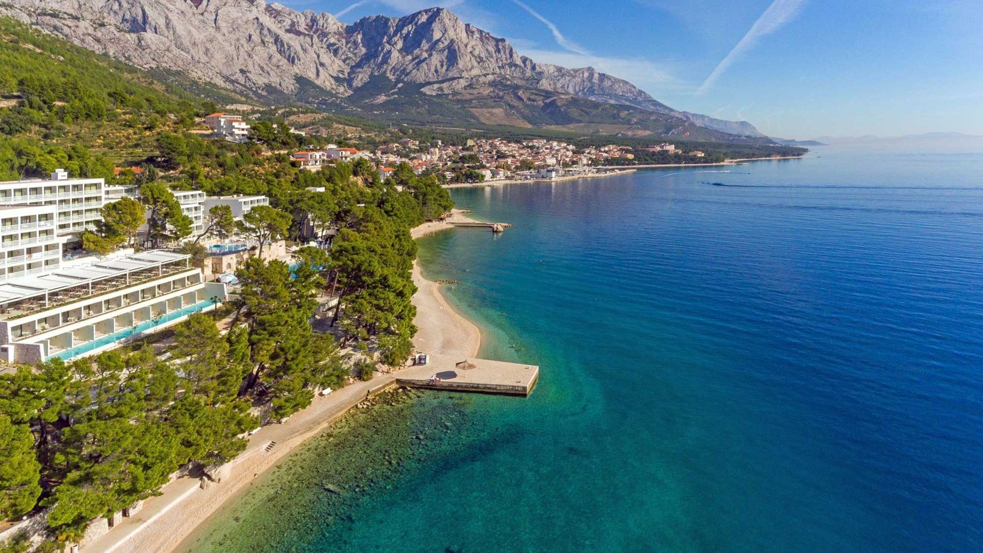 Berulia beach in Brela accommodation and apartments nearby | Direct ...