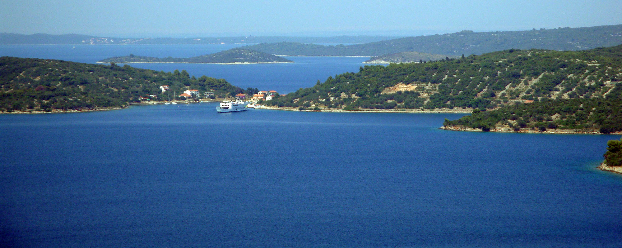 Rava beach accommodation and apartments nearby | Direct-Croatia.com