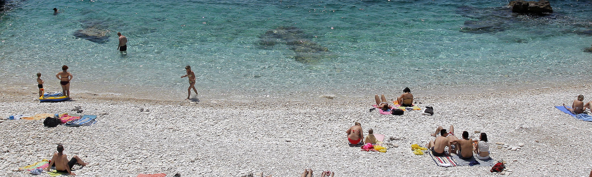 Ambrela beach accommodation and apartments nearby | Direct-Croatia.com