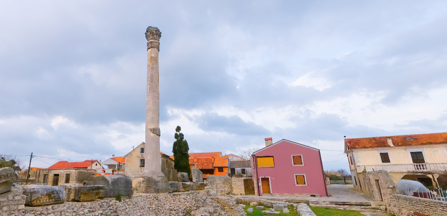 Roman Temple in Nin accommodation and apartments nearby | Direct ...