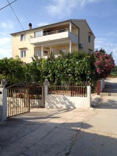 Beritnica beach Metajna accommodation and apartments nearby | Direct ...